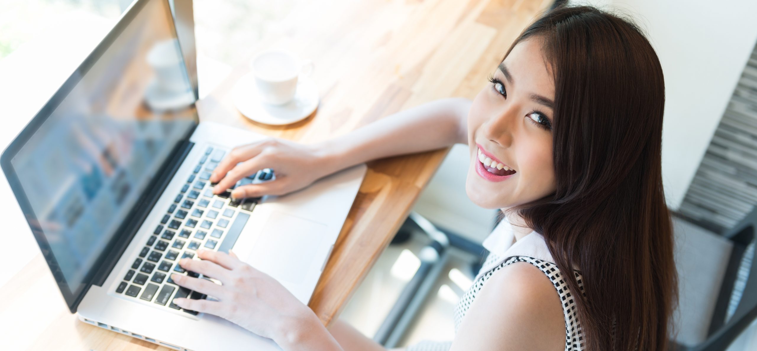 How To Create A Strong Bond with A Lady When Using An Online Dating ...